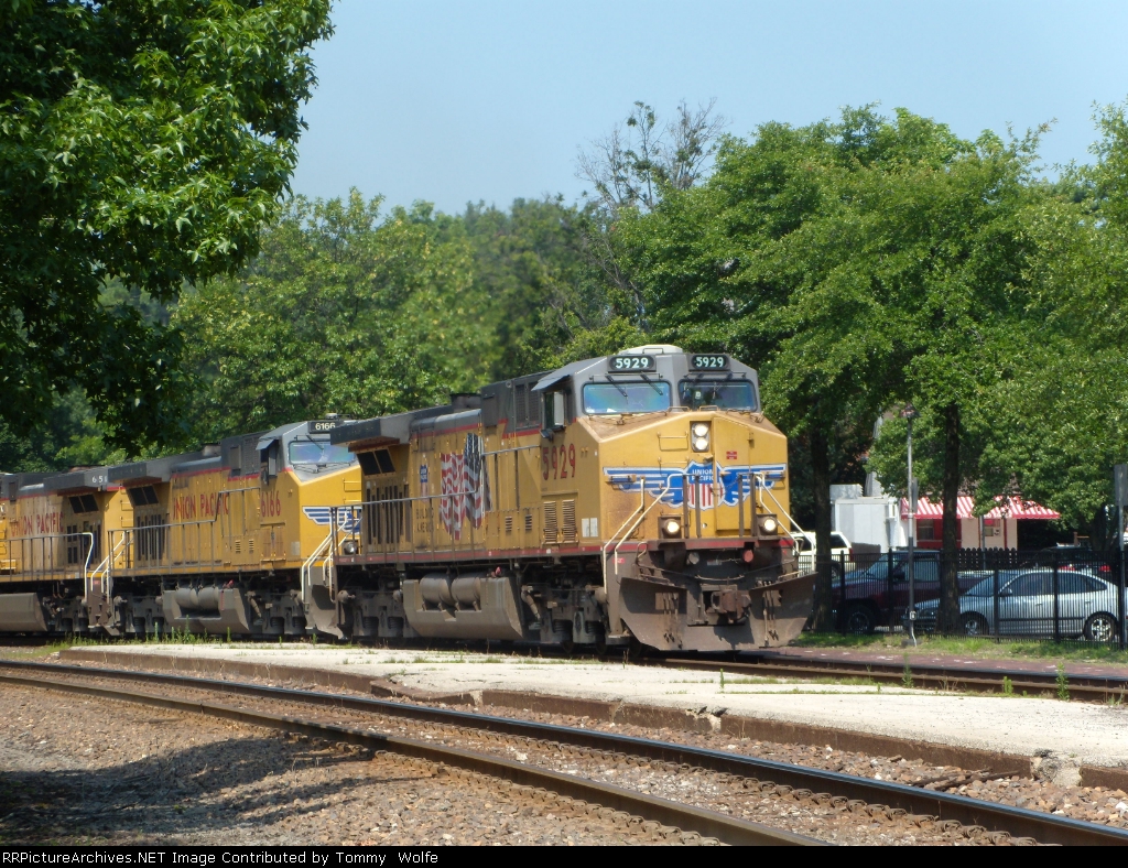 UP 5929 leads a grain train